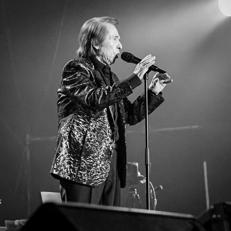 FOTOS: Raphael. Pabellón Príncipe Felipe, Zaragoza 22/12/23. Por David ...